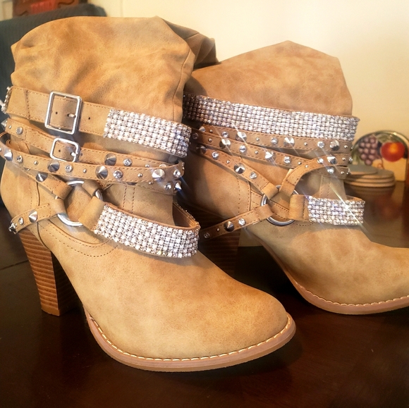VENUS | Shoes | Venus Boots | Poshmark